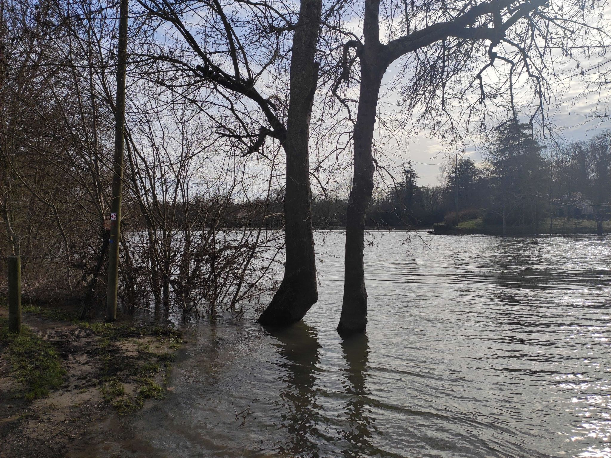 Entretien des cours d'eau - Mairie de Fléac